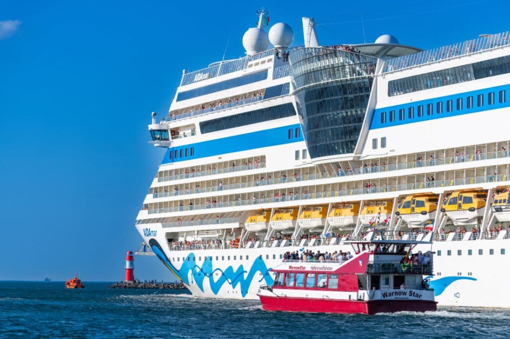 AIDA Begleitfahrten im Mai in Warnemünde